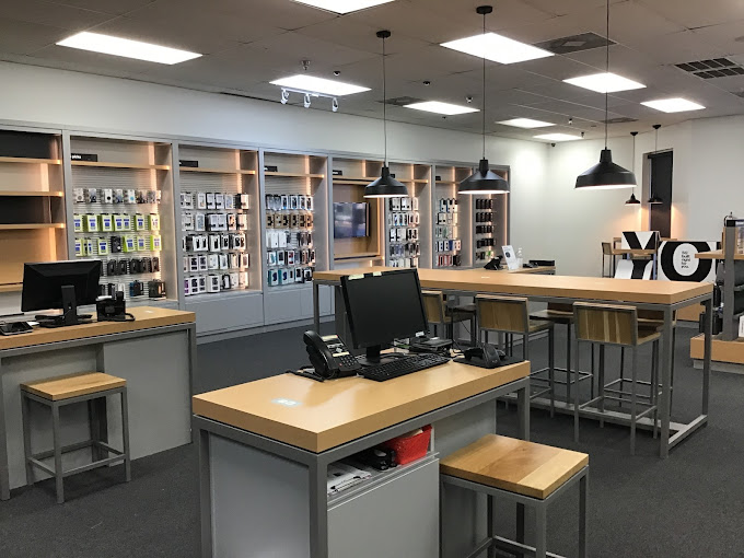 Lake Havasu Ave, Lake Havasu City: Verizon Store