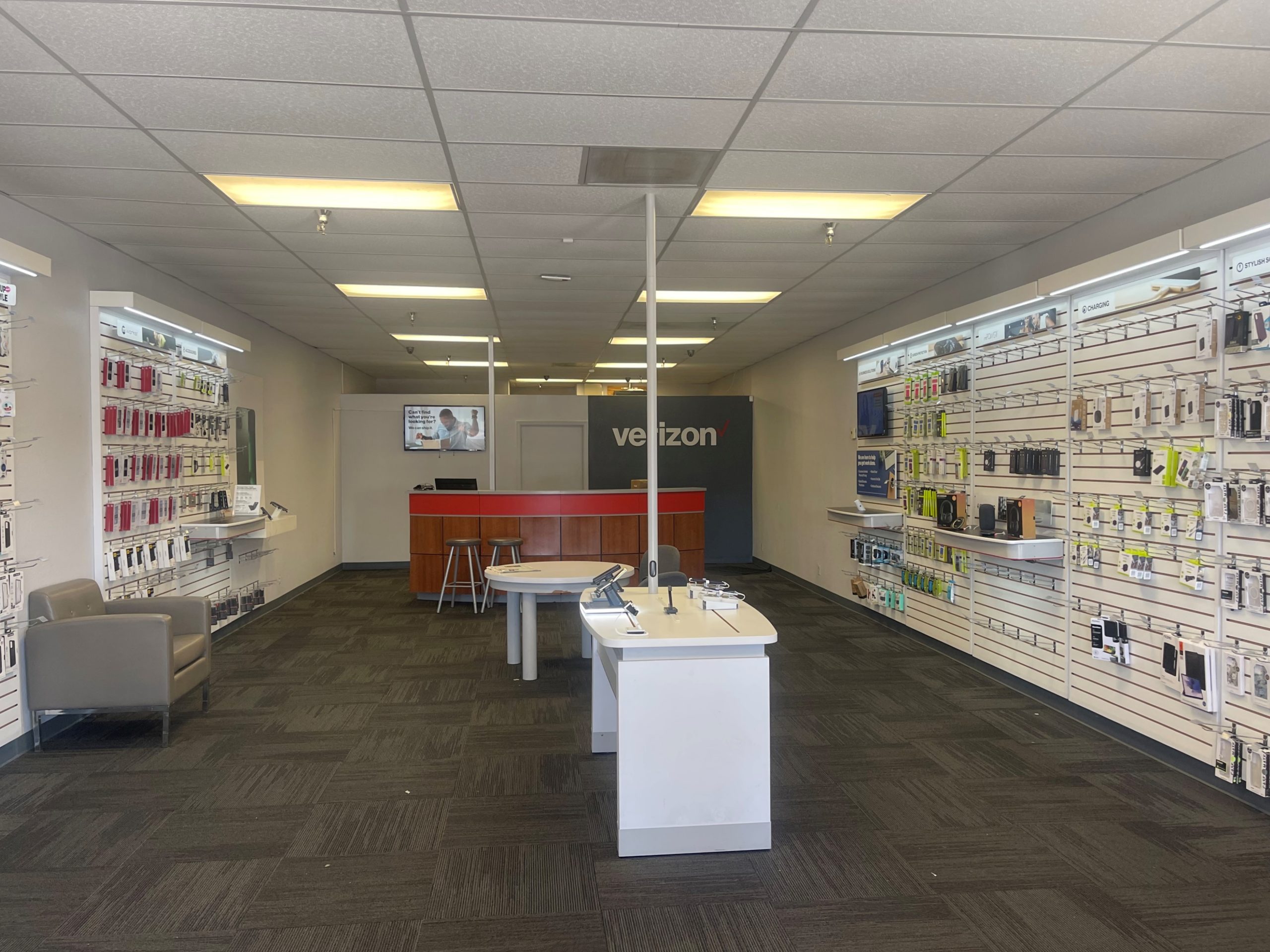 Continental Road, Green Valley, Arizona: Verizon Store