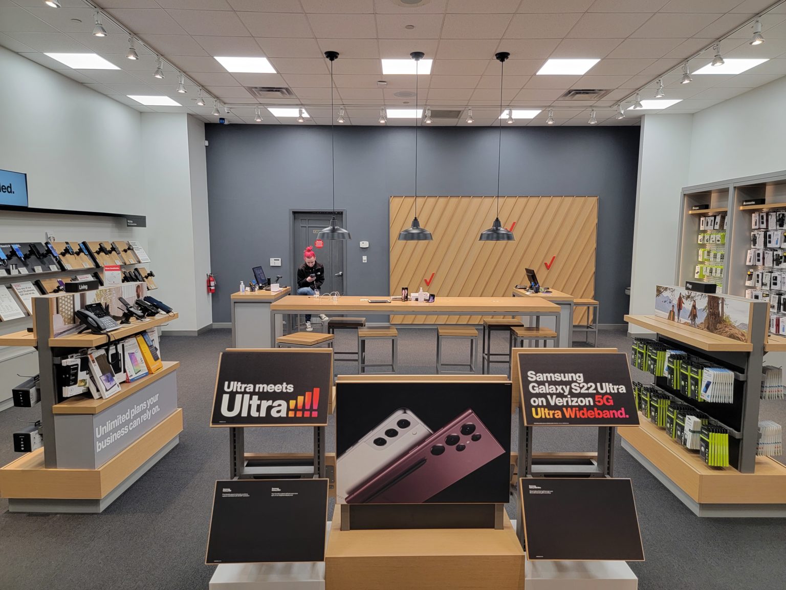 MN-Crossroads Mall - Victra