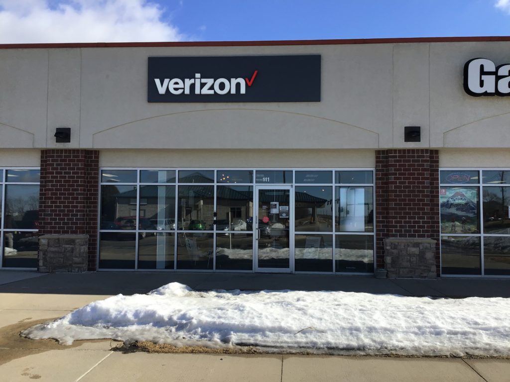 Storm Lake, Iowa: Verizon Store
