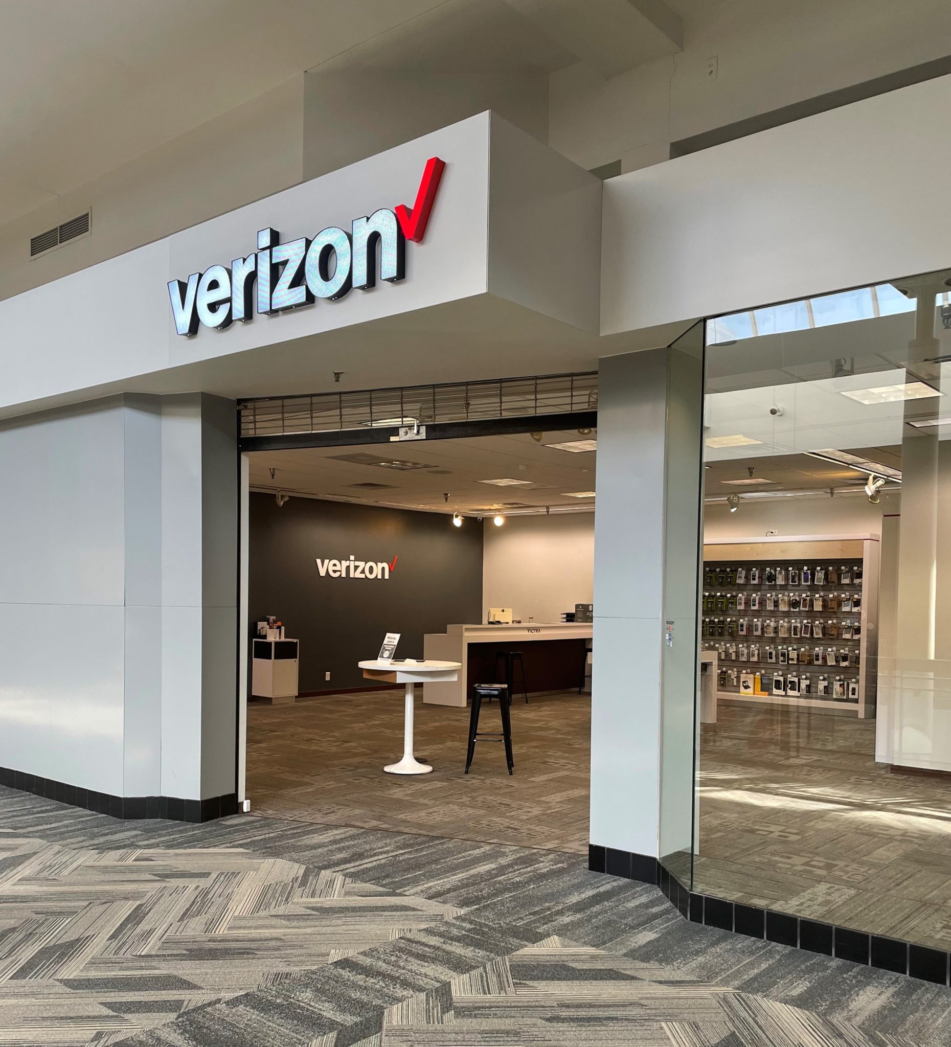 Waldorf Mall, Maryland: Verizon Store
