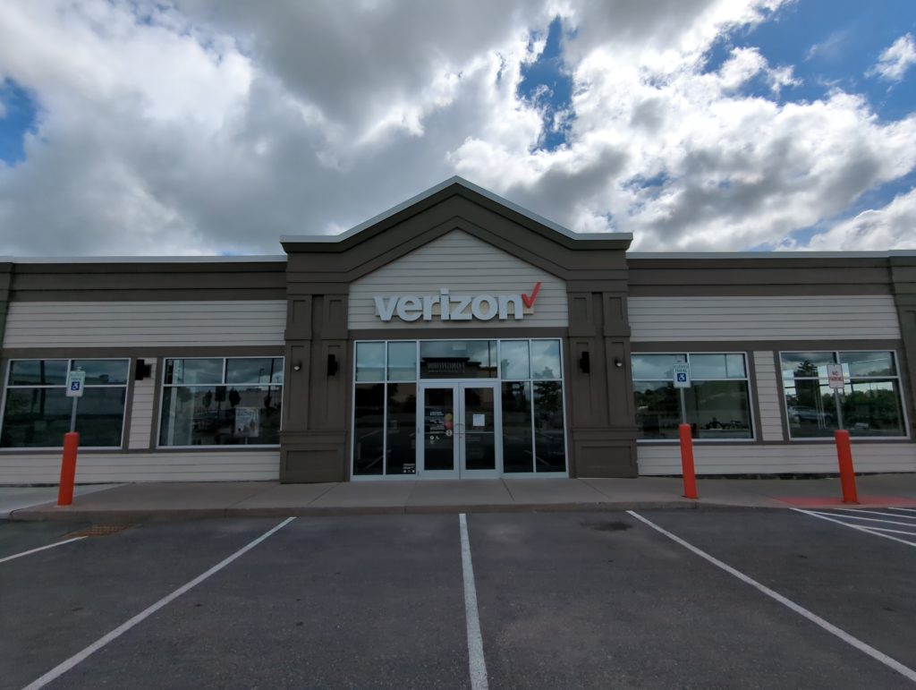 Camillus, New York: Verizon Store