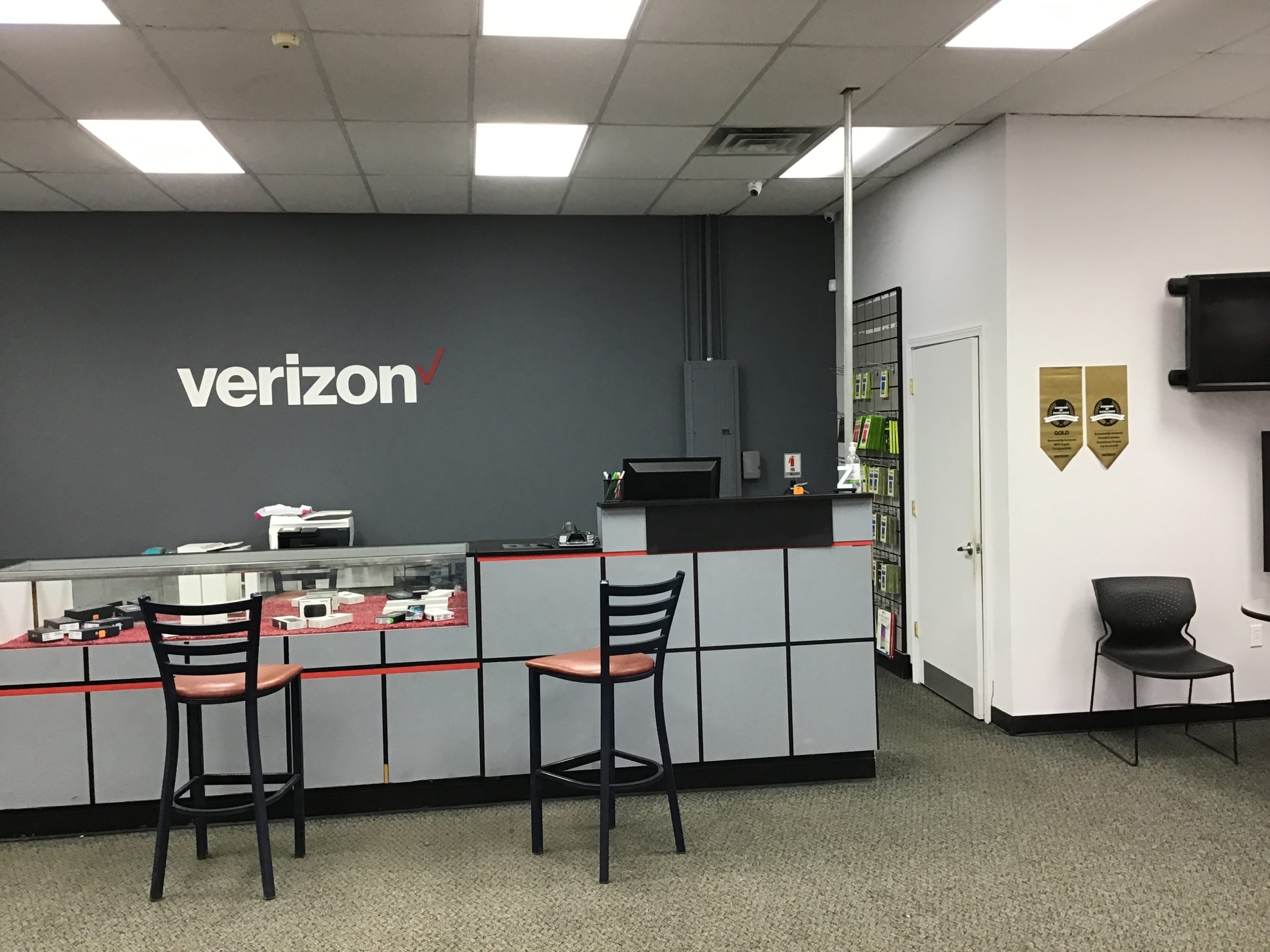 Oregon, Ohio: Verizon Store